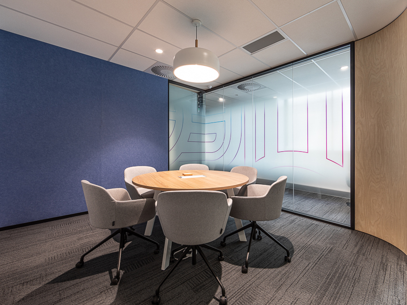 NEOS | Hub Interiors